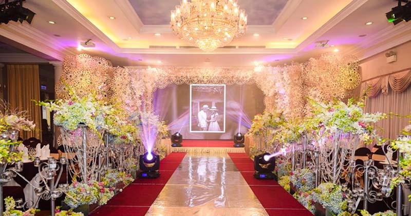 Tư vấn, lắp đặt hệ thống đèn sân khấu cho hội trường, tiệc cưới